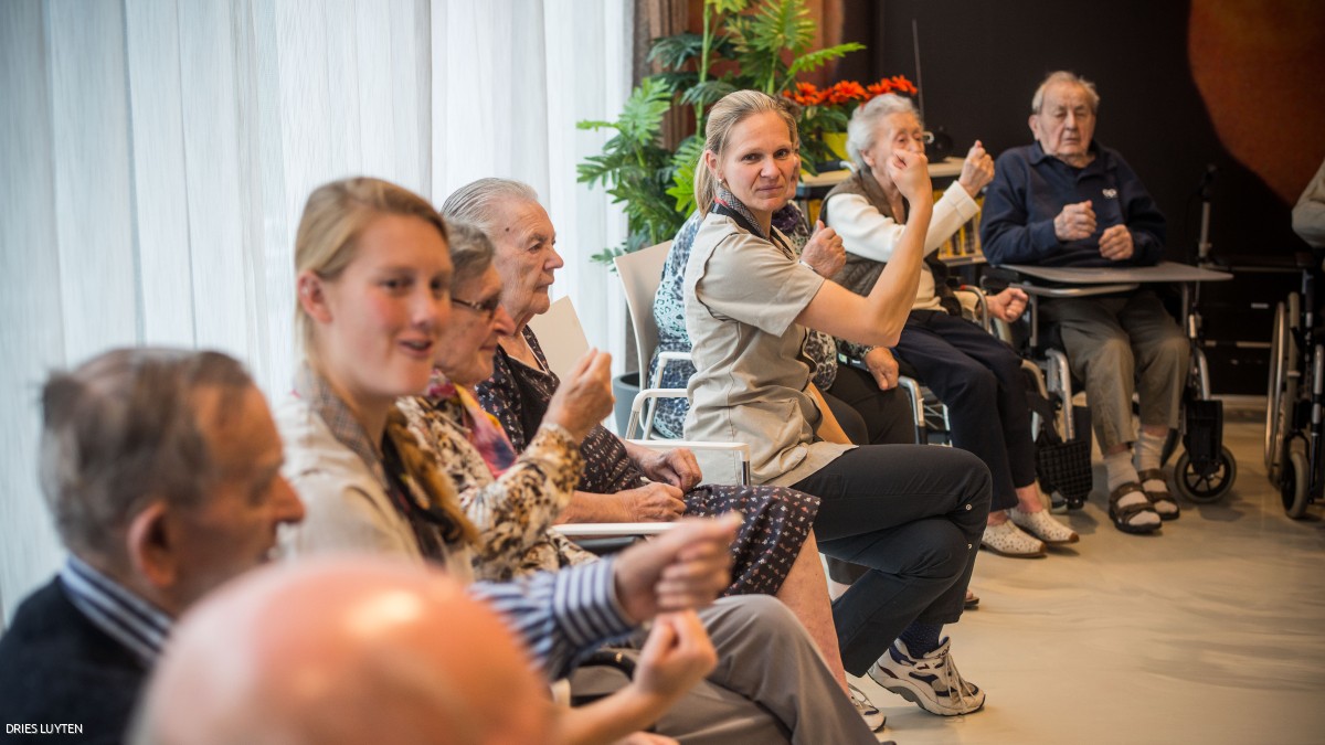 577 miljoen voor meer personeel en hogere lonen - HRWijs